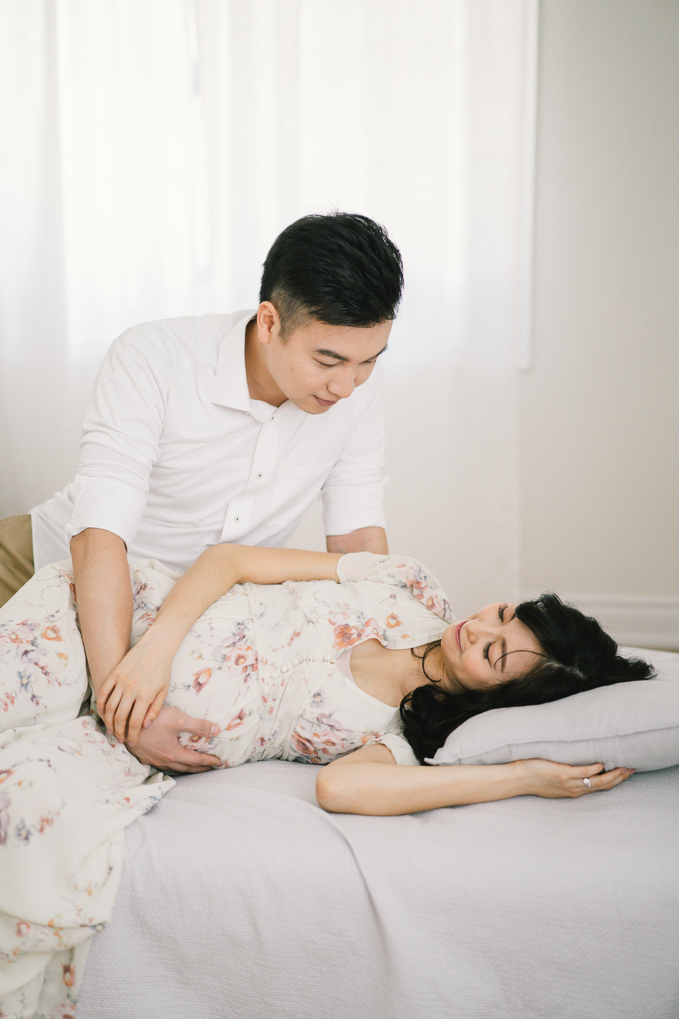 Romantic Maternity Session in Toronto Studio - Julia Park Photography